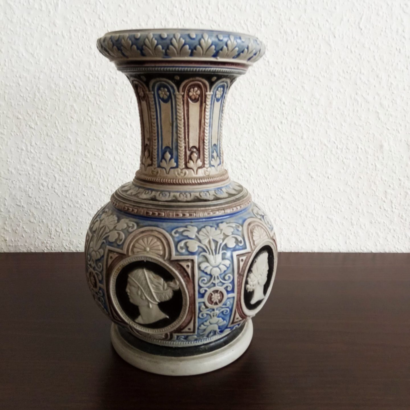 SEMIO OBJECTS (13) – HILOBROW